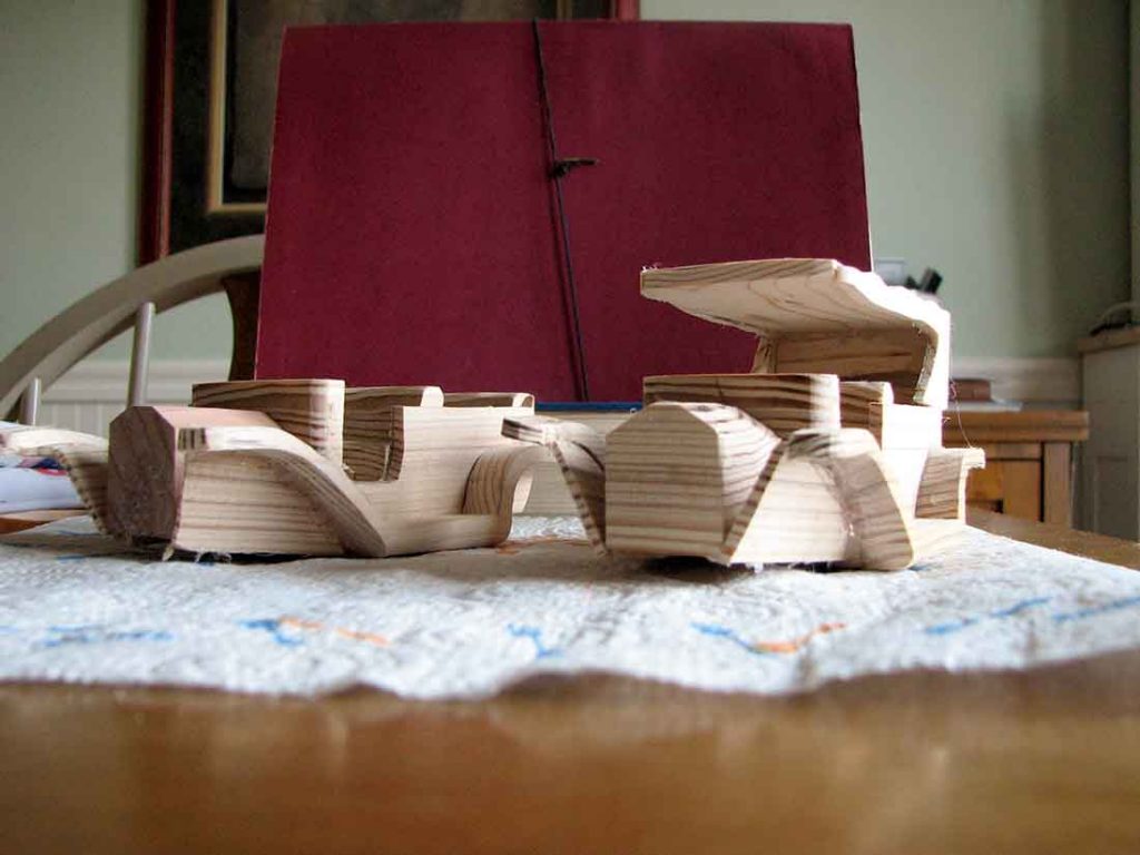 Model train town with moving cars - Model railroad layouts plansModel ...