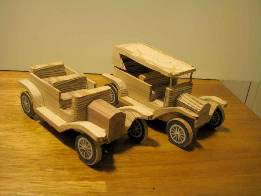 Model train town with moving cars - Model railroad layouts plansModel ...