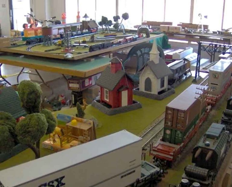 Dick's folded dogbone double track mainline G scale - Model railroad ...