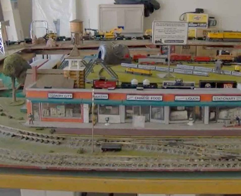 Dick's folded dogbone double track mainline G scale - Model railroad ...