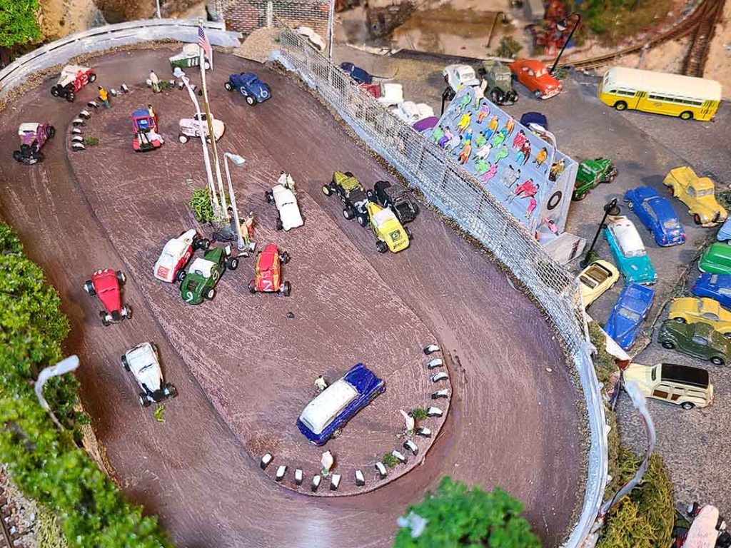 How Taz makes his cars move on his layout - Model railroad layouts ...