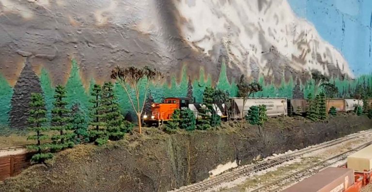 HO scale diesel locomotives - Model railroad layouts plansModel ...