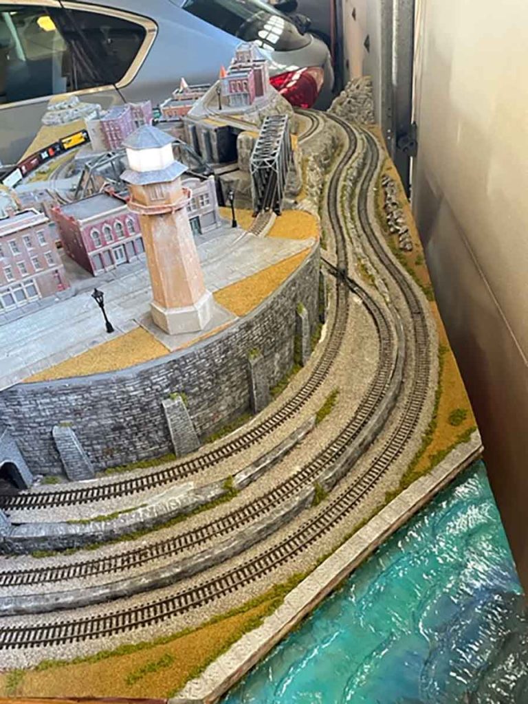 Clark's N scale city layout - Model railroad layouts plansModel ...