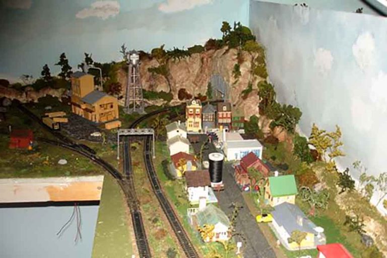 N scale Canadian layout - Model railroad layouts plansModel railroad ...