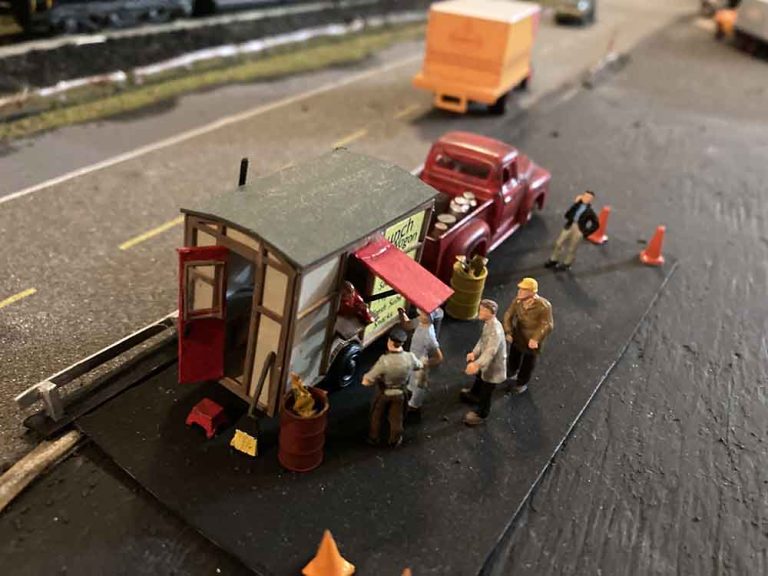Model train signal lights - Model railroad layouts plansModel railroad ...