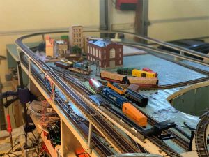 HO scale bench work - Model railroad layouts plansModel railroad ...