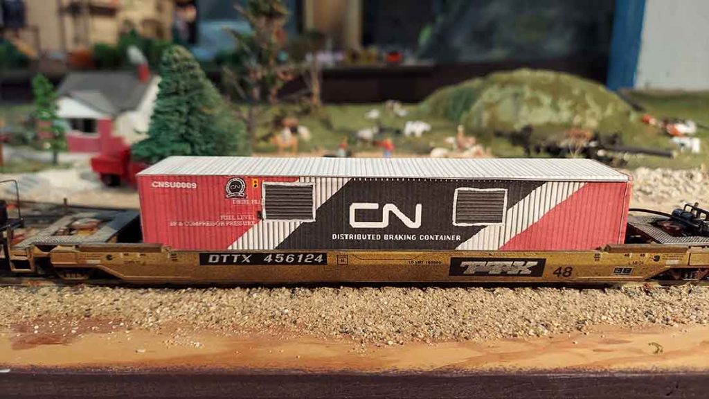 Model power CN freight train - Model railroad layouts plansModel ...