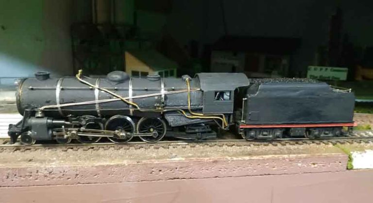 Scratch built locomotive - Model railroad layouts plansModel railroad layouts plans