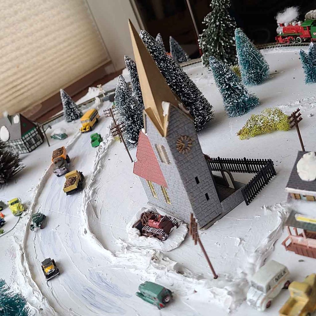 Christmas model train layout - Model railroad layouts plansModel ...