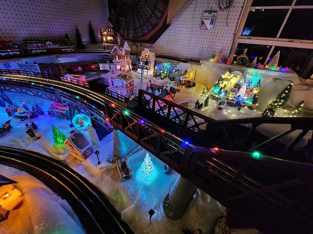 Christmas Model railroad layout - Model railroad layouts plansModel ...