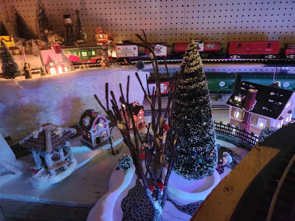 Christmas Model railroad layout - Model railroad layouts plansModel ...