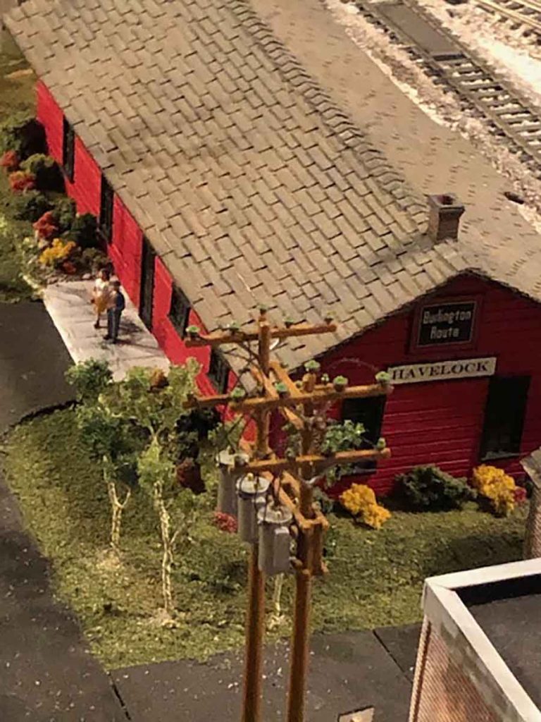 Scratch builds on Mike's layout - Model railroad layouts plansModel railroad layouts plans