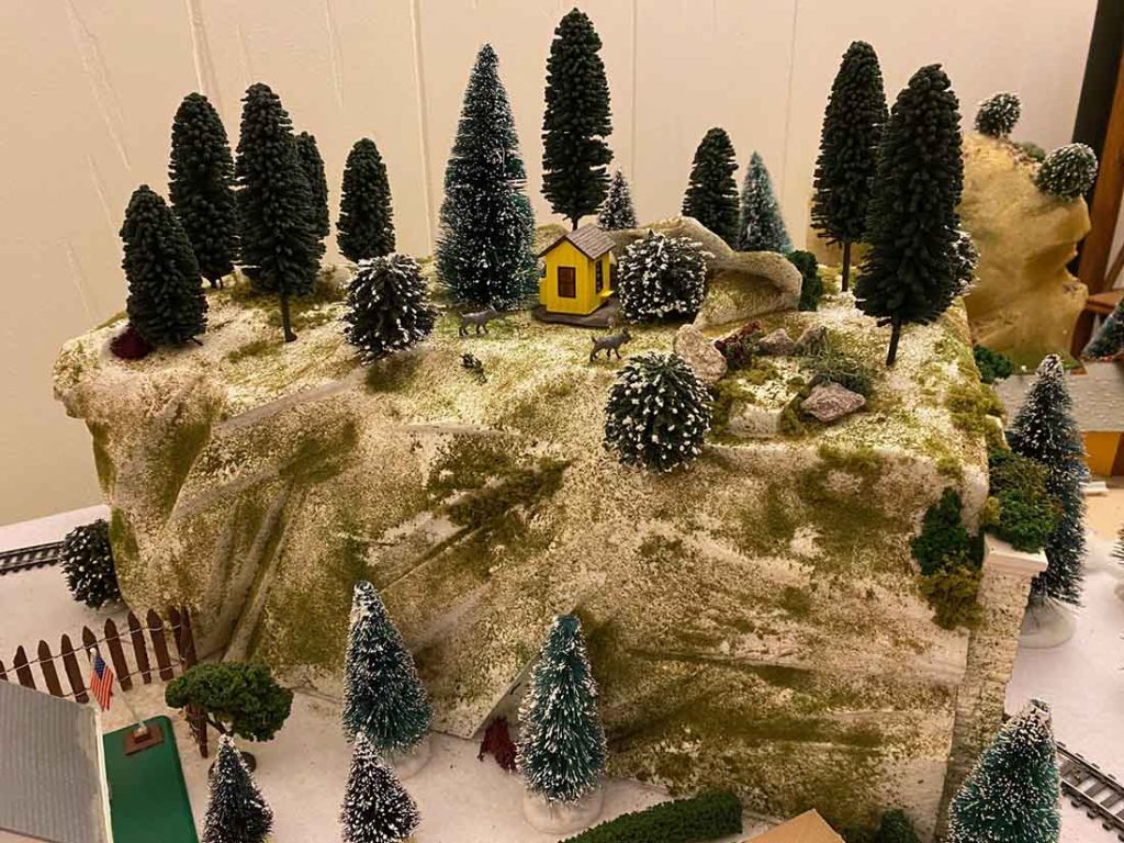 Small space HO train layout - Model railroad layouts plansModel ...