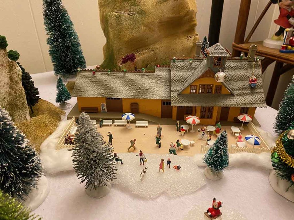 Small space HO train layout - Model railroad layouts plansModel ...