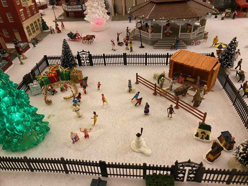 Small space HO train layout - Model railroad layouts plansModel ...