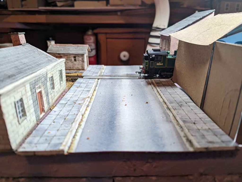 Small space HO train layout - Model railroad layouts plansModel ...