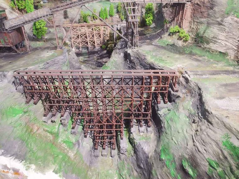 Model train bridge - Model railroad layouts plansModel railroad layouts ...