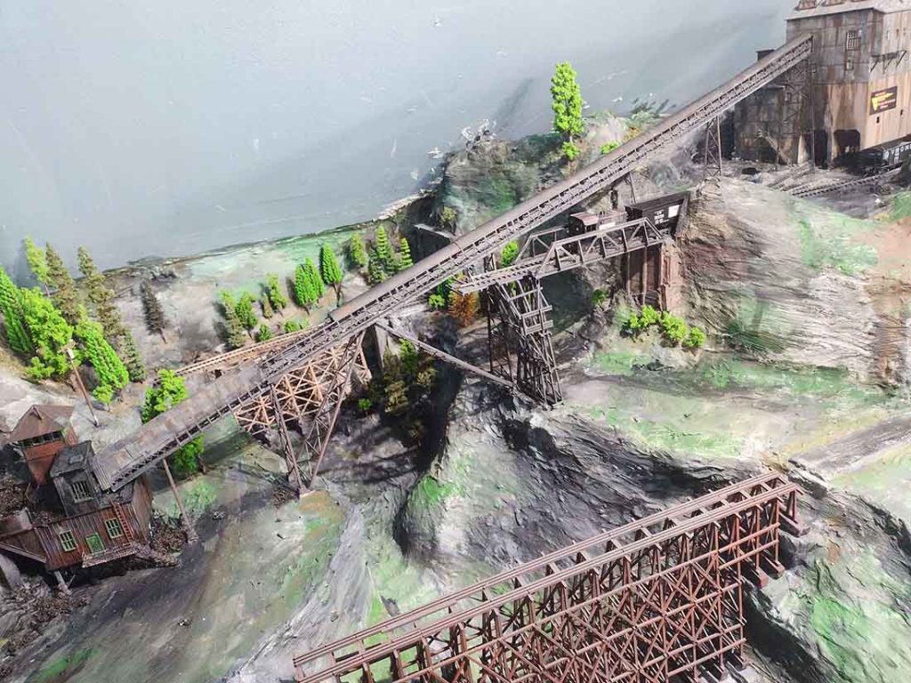 Model train bridge - Model railroad layouts plansModel railroad layouts ...
