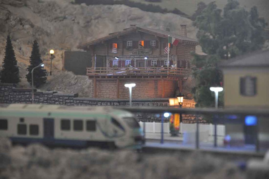 European HO scale DCC - Model railroad layouts plansModel railroad ...