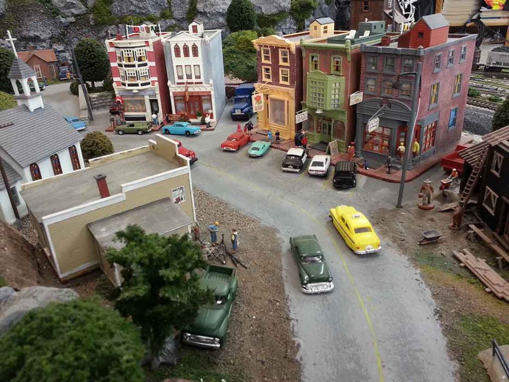 HO scale diesel loco - Model railroad layouts plansModel railroad ...