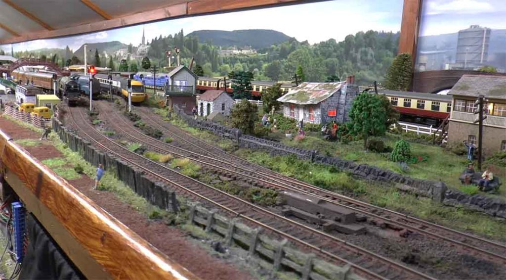 European HO scale DCC - Model railroad layouts plansModel railroad ...
