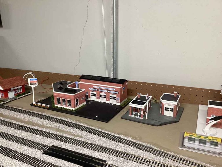 Model railroad scratch building - Model railroad layouts plansModel ...