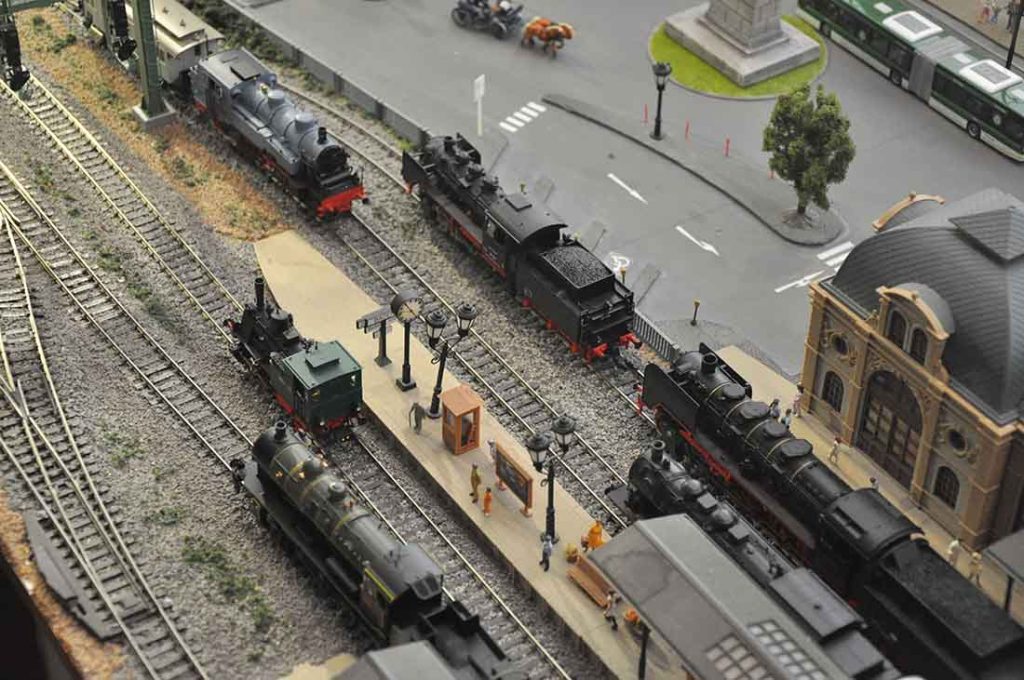 European HO scale DCC - Model railroad layouts plansModel railroad ...