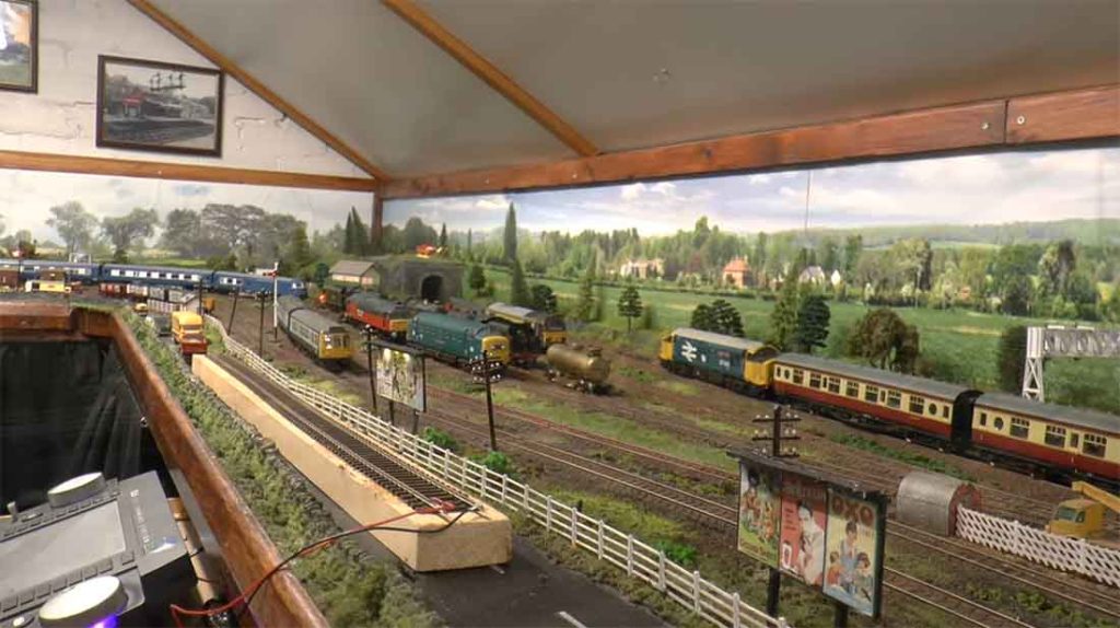 European HO scale DCC - Model railroad layouts plansModel railroad ...