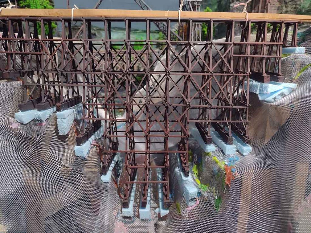 Model train bridge - Model railroad layouts plansModel railroad layouts ...