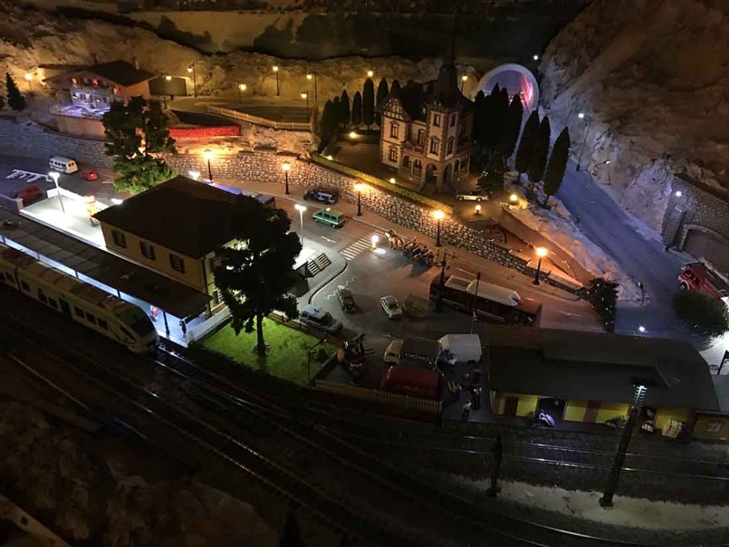 European HO scale DCC - Model railroad layouts plansModel railroad layouts plans