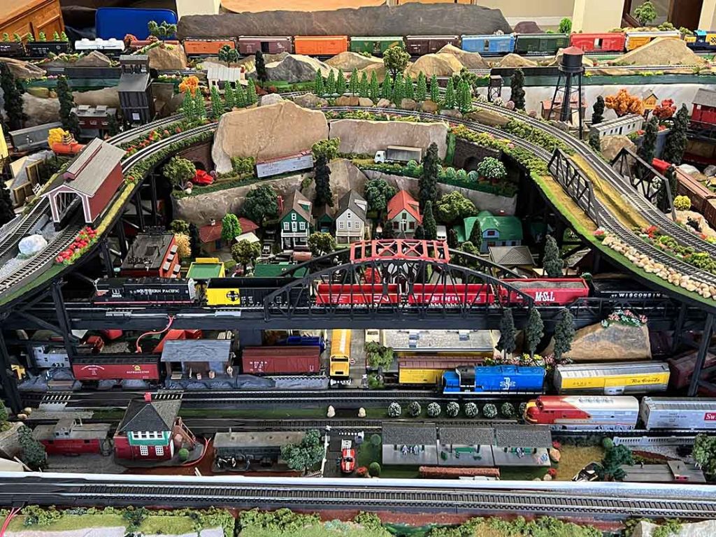 Tyco HO trains - Model railroad layouts plansModel railroad layouts plans