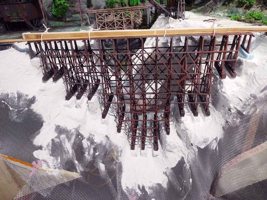 Model train bridge - Model railroad layouts plansModel railroad layouts ...