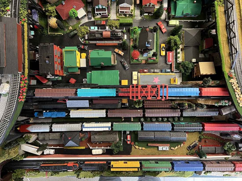 Tyco HO trains - Model railroad layouts plansModel railroad layouts plans