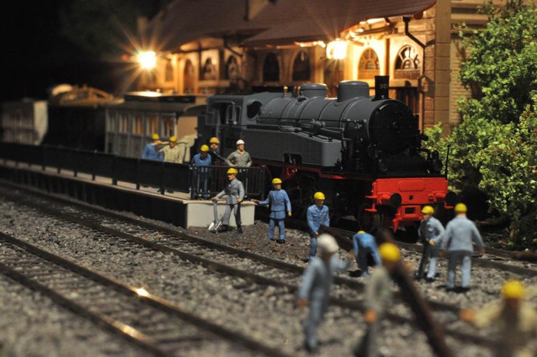 HO scale detail parts - Model railroad layouts plansModel railroad ...