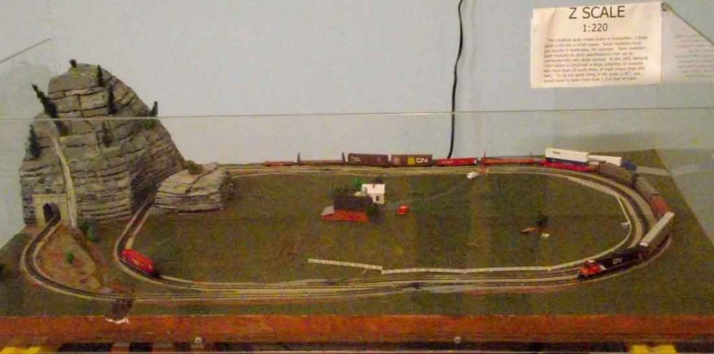 Z scale model train - Model railroad layouts plansModel railroad ...