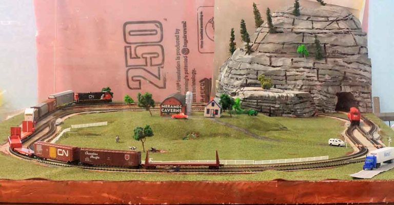 Z scale model train - Model railroad layouts plansModel railroad ...