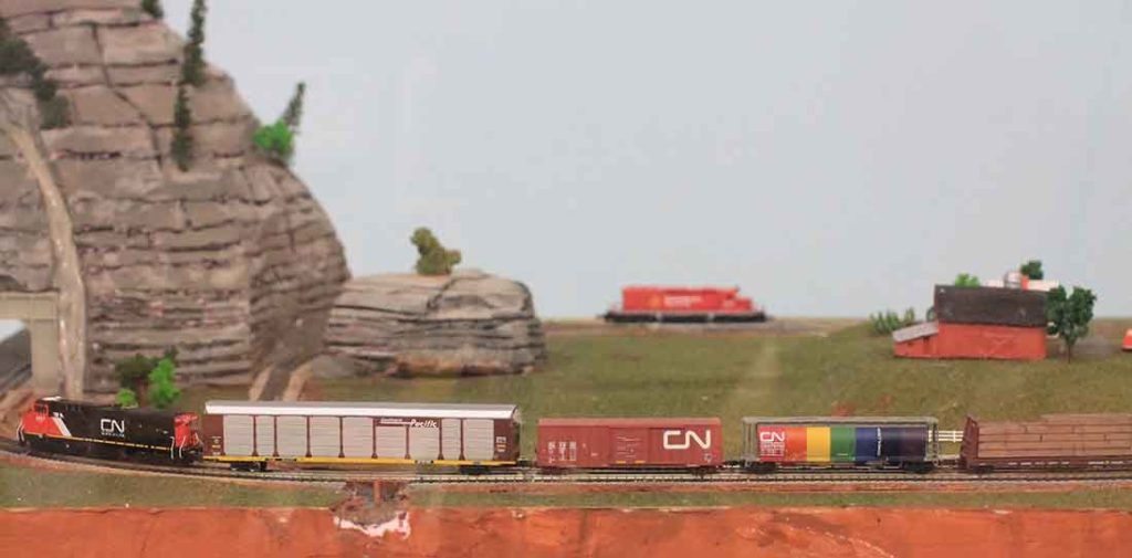 Z scale model train - Model railroad layouts plansModel railroad ...