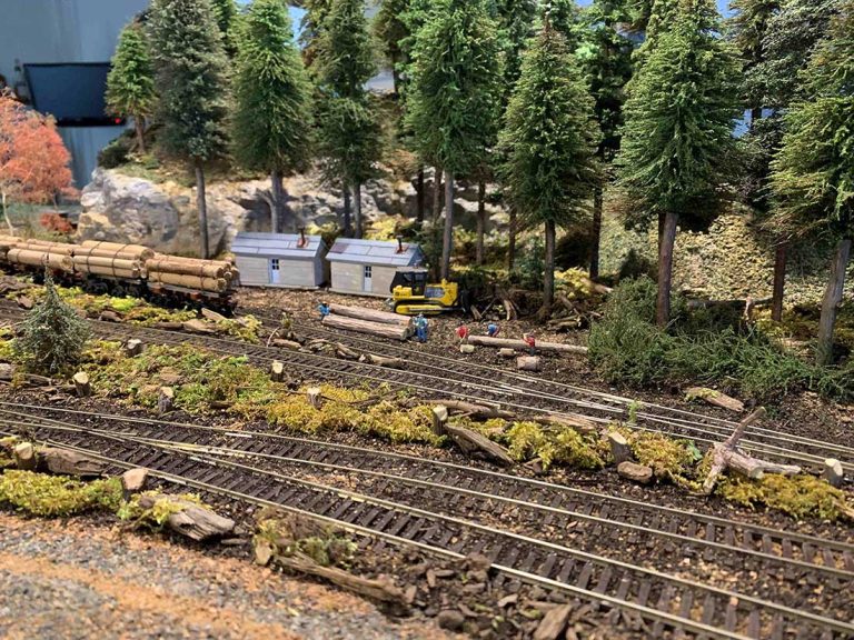 HO scale logging camp - Model railroad layouts plansModel railroad ...