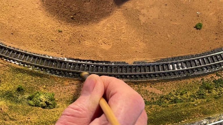 Model train mountain scenery - Model railroad layouts plansModel ...