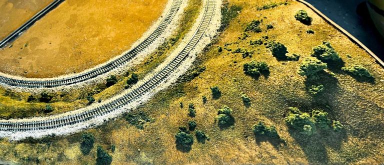 Model train mountain scenery - Model railroad layouts plansModel ...