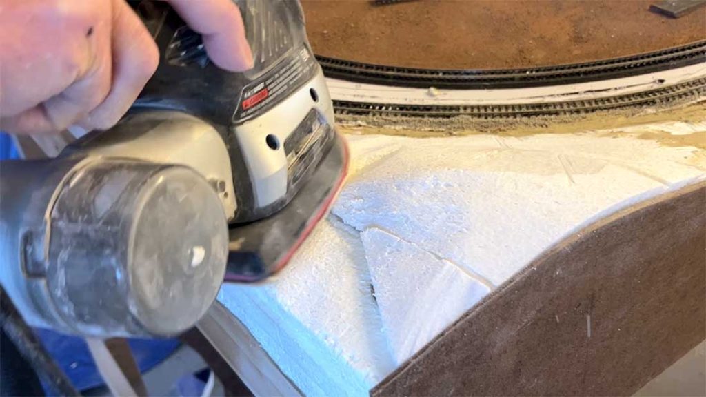 Model train mountain scenery - Model railroad layouts plansModel ...