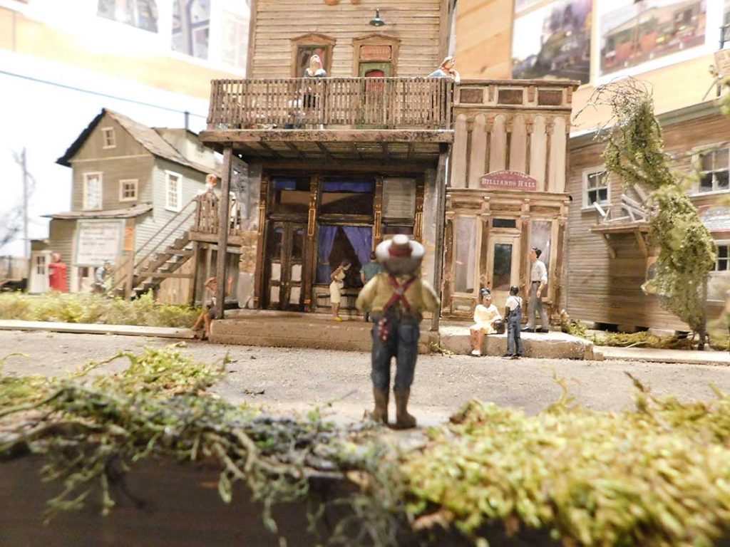 Tom's On30 shelf layout update - Model railroad layouts plansModel ...