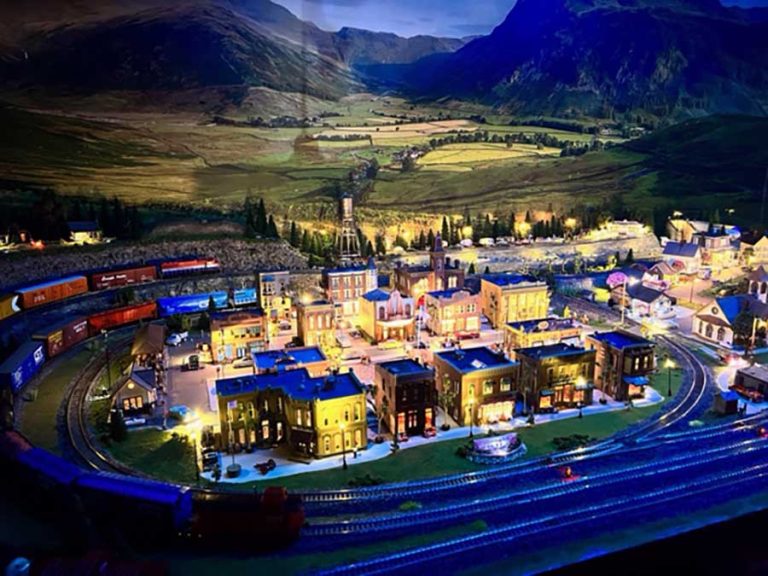 HO scale loop - Model railroad layouts plansModel railroad layouts plans