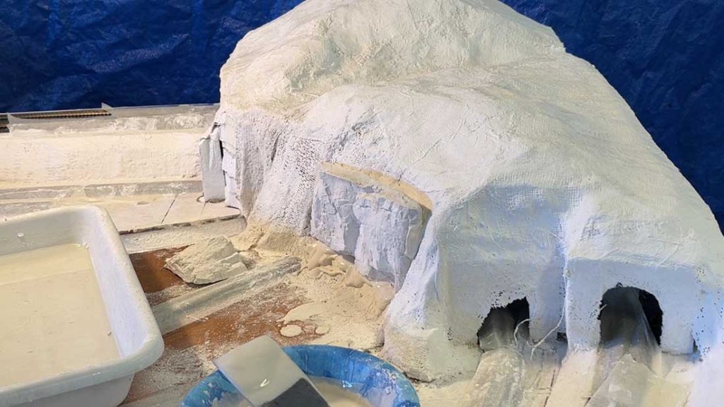 Plaster cloth mountains - Model railroad layouts plansModel railroad ...