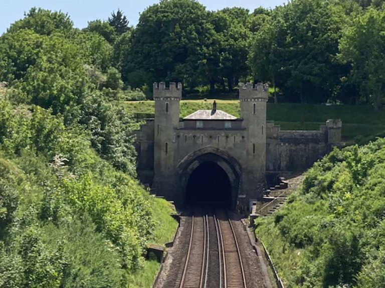 Model train tunnel entrance - Model railroad layouts plansModel ...