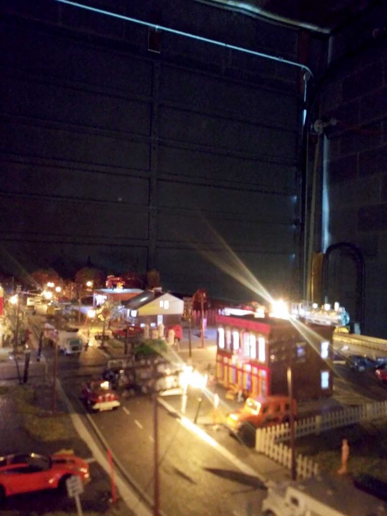 HO scale 4x11 layout - Model railroad layouts plansModel railroad ...