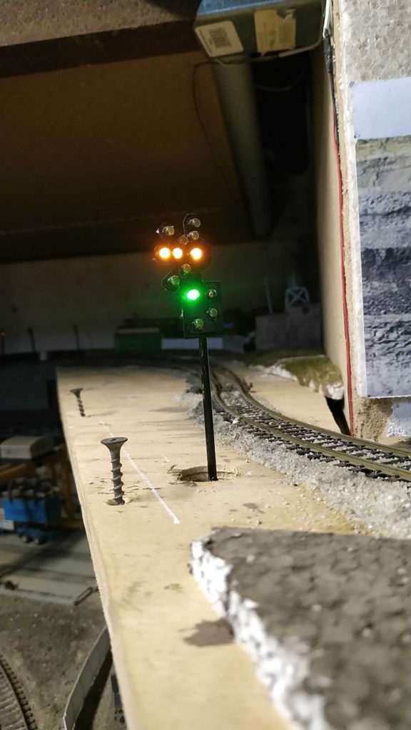 HO scale railroad signals - Model railroad layouts plansModel railroad ...