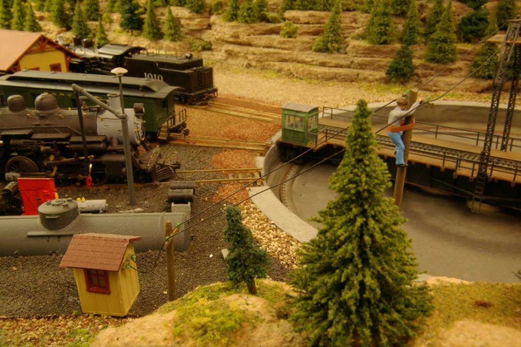 35x15 HO scale - Model railroad layouts plansModel railroad layouts plans