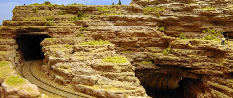 35x15 HO scale - Model railroad layouts plansModel railroad layouts plans