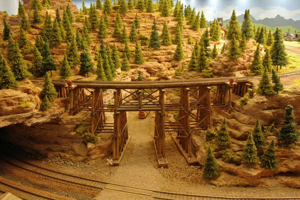 35x15 HO scale - Model railroad layouts plansModel railroad layouts plans